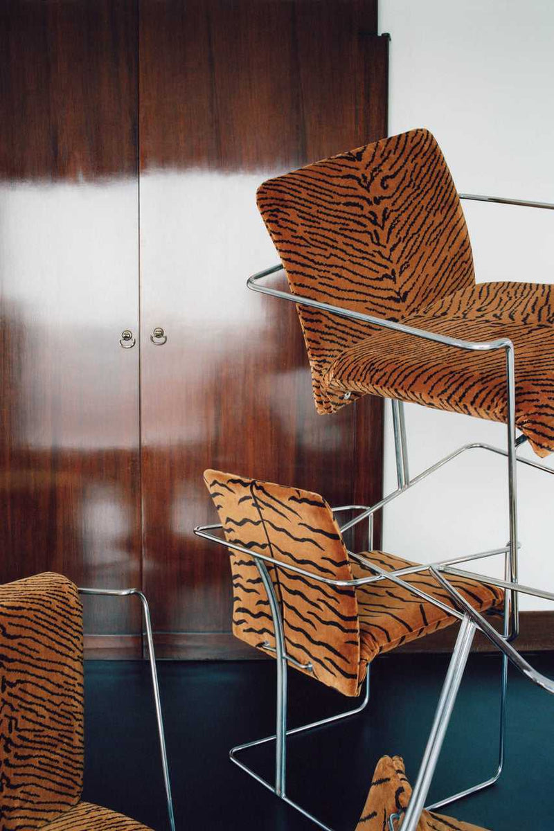 Acquista online A Tiger in the Orangerie: Tessuto Dedar. – Deco Interni